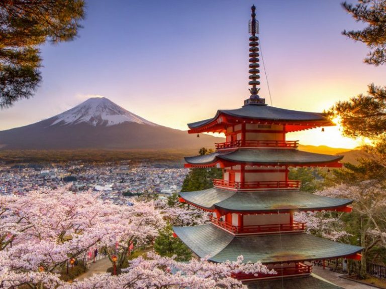 Visiting Chureito Pagoda: Access and Travel Guide - Japan Rail Pass