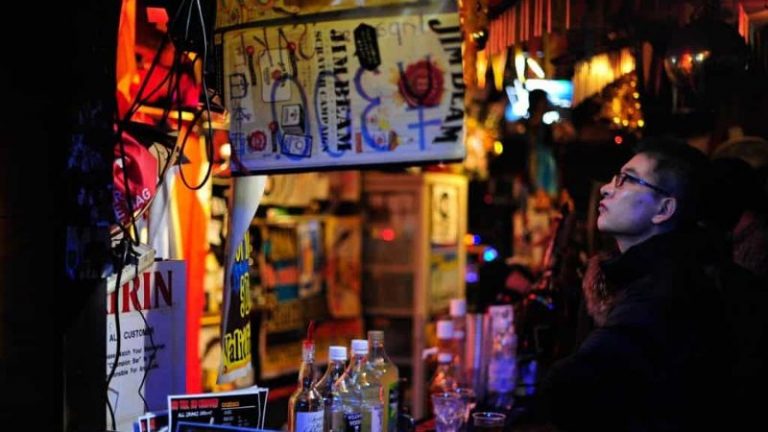 Shinjuku's Golden Gai: Best bars and how to get there - Japan Rail Pass