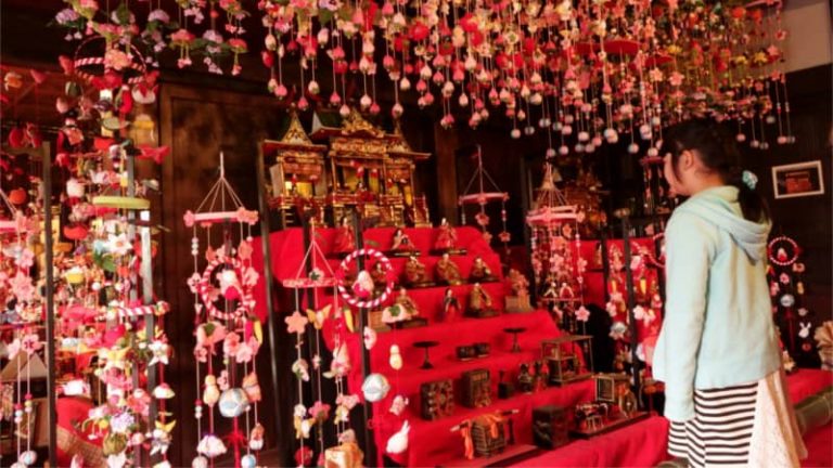 Hinamatsuri or Doll Festival: The Girls' Day in Japan - JRailPass